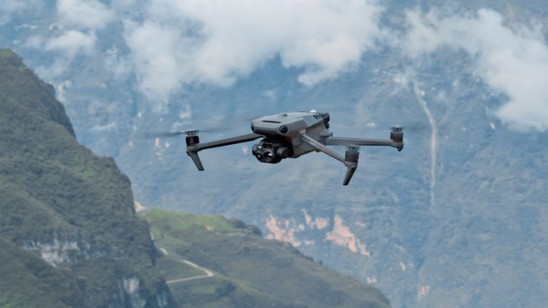 Купить DJI Мavic 3 Enterprise + RTK module с доставкой - AEROMOTUS